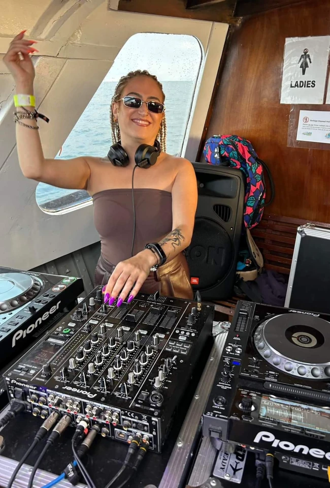 All-Access Pass to Exclusive DJ Content, Perks & Communities